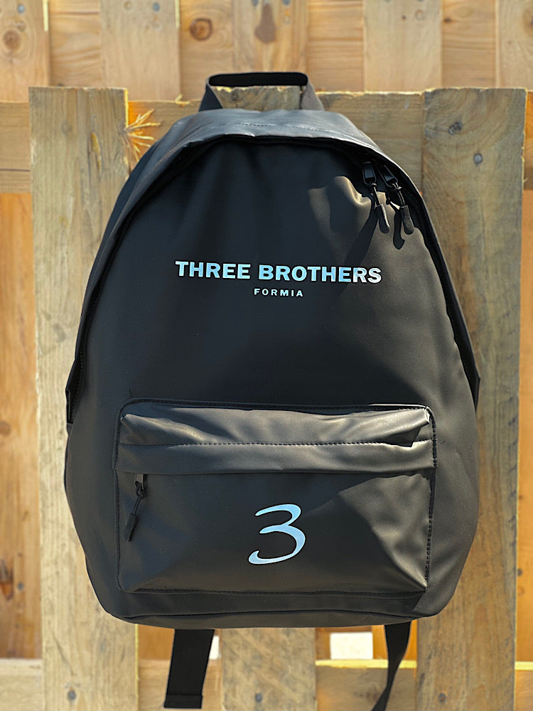 Vesti al top: Scopri THREE BROTHERS per uno Stile Inconfondibile ...